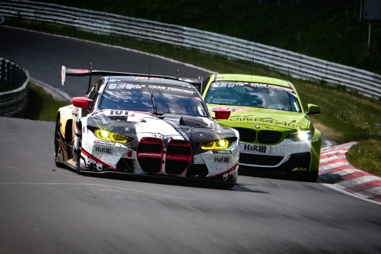 The Art of the Overtake Mastering the Race Track Pass – Dovizapp